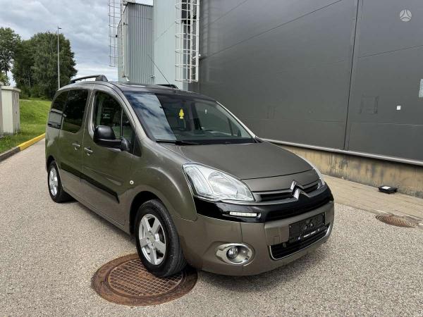 Brūns Citroen Berlingo 2014 Alīta, ar dzinēja tilpumu 1.60 L un nobraukumu 292 tūkst. km par 5100 €, foto 2 vietnē AUTOMOTO.COM.LV