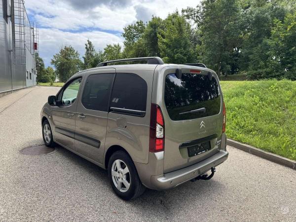 Brūns Citroen Berlingo 2014 Alīta, ar dzinēja tilpumu 1.60 L un nobraukumu 292 tūkst. km par 5100 €, foto 3 vietnē AUTOMOTO.COM.LV