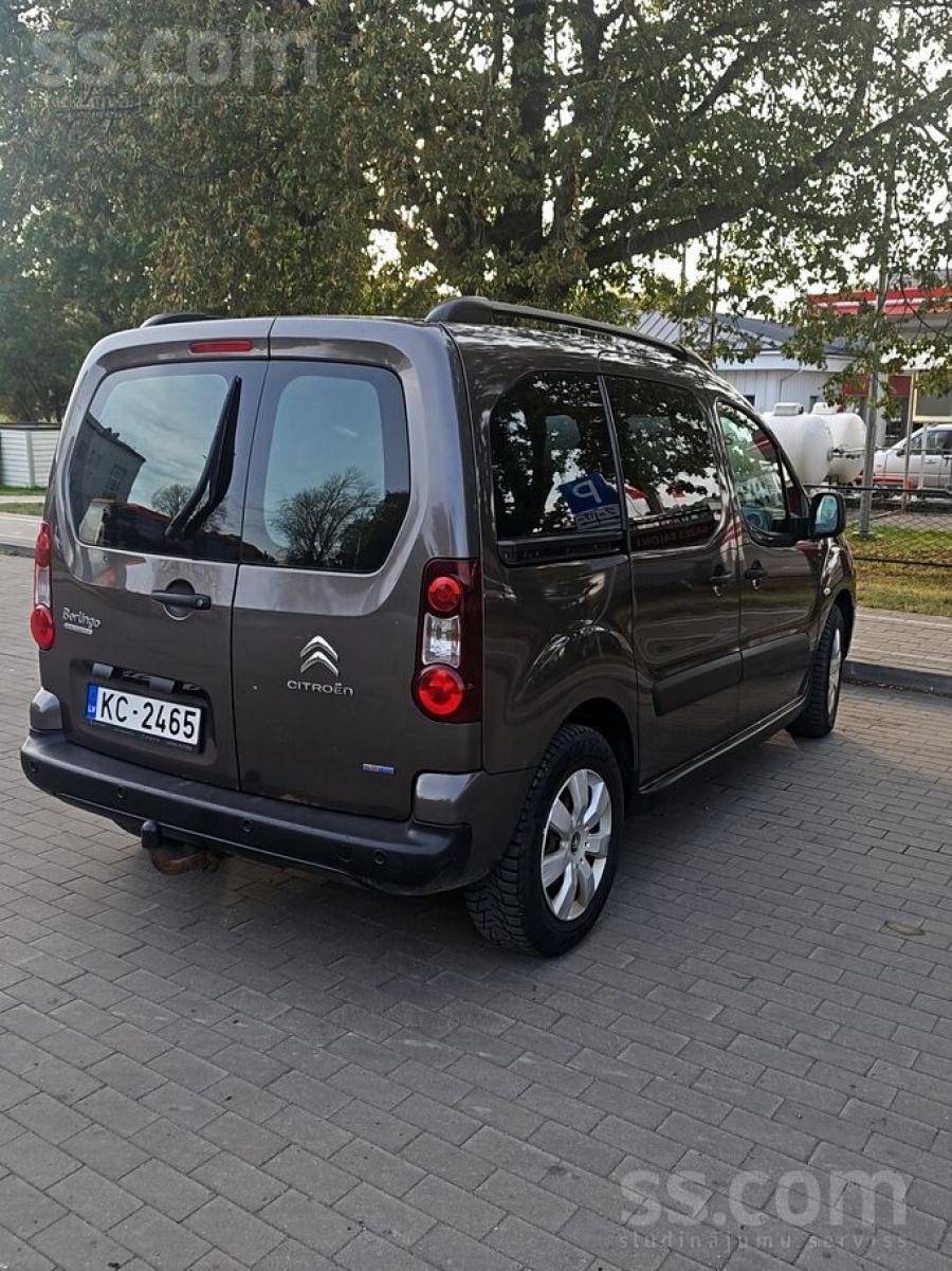 Brown Citroen Berlingo 2015 in Rezekne, with an engine capacity of 1.60 L and mileage of 280 thousand km for 4000 €, photo 4 on AUTOMOTO.COM.LV