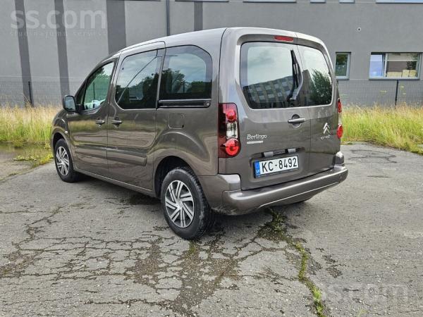Brown Citroen Berlingo 2015 in Riga, with an engine capacity of 1.60 L and mileage of 171 thousand km for 5200 €, photo 3 on AUTOMOTO.COM.LV