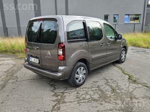 Brūns Citroen Berlingo 2015 Rīga, ar dzinēja tilpumu 1.60 L un nobraukumu 171 tūkst. km par 5200 €, foto 6 vietnē AUTOMOTO.COM.LV