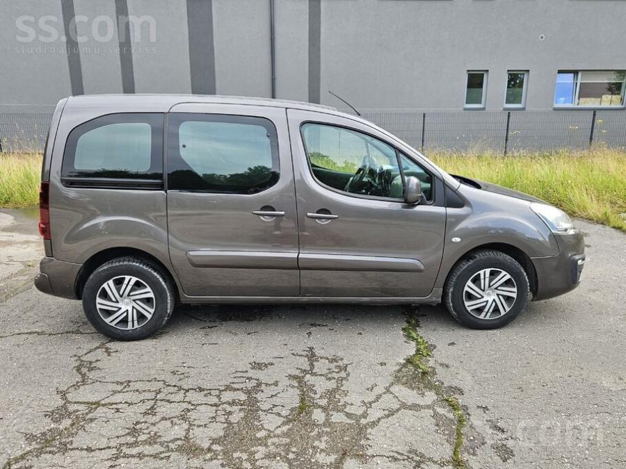 Brūns Citroen Berlingo 2015 Rīga, ar dzinēja tilpumu 1.60 L un nobraukumu 171 tūkst. km par 5200 €, foto 7 vietnē AUTOMOTO.COM.LV