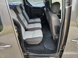 Brūns Citroen Berlingo 2015 Rīga, ar dzinēja tilpumu 1.60 L un nobraukumu 171 tūkst. km par 5200 €, foto 12 vietnē AUTOMOTO.COM.LV