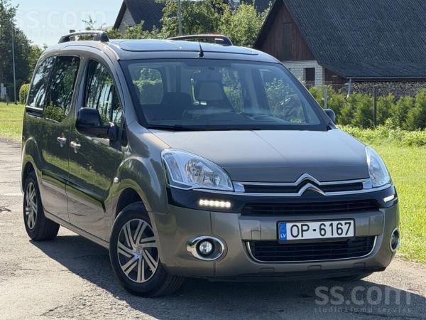 Brown Citroen Berlingo 2015 in Aizkraukle, with an engine capacity of 1.60 L and mileage of 139 thousand km for 7550 €, photo 1 on AUTOMOTO.COM.LV