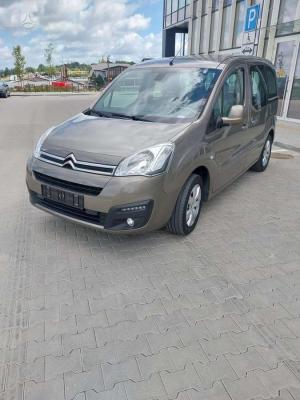 Brūns Citroen Berlingo 2015 Viļņa, ar dzinēja tilpumu 1.56 L un nobraukumu 209 tūkst. km par 6350 €, foto  vietnē AUTOMOTO.COM.LV