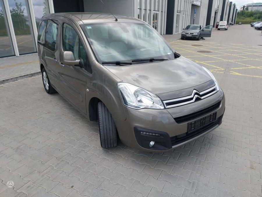Brūns Citroen Berlingo 2015 Viļņa, ar dzinēja tilpumu 1.56 L un nobraukumu 209 tūkst. km par 6350 €, foto 3 vietnē AUTOMOTO.COM.LV