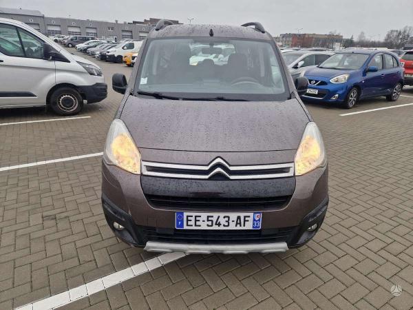 Brūns Citroen Berlingo 2016 Tauragė, ar dzinēja tilpumu 1.56 L un nobraukumu 207 tūkst. km par 5400 €, foto 2 vietnē AUTOMOTO.COM.LV