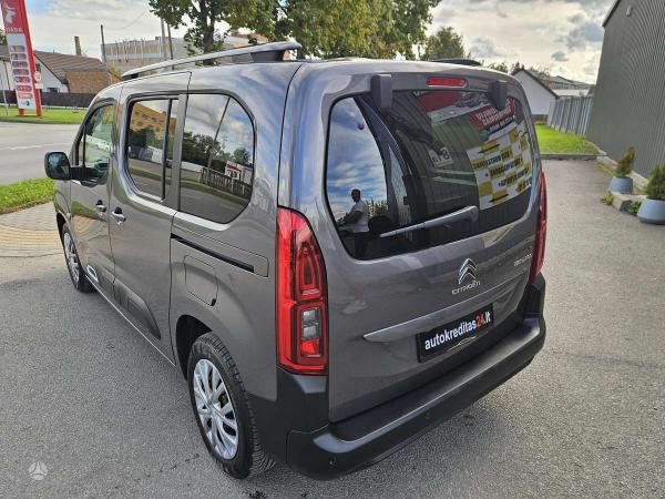 Citroen Berlingo 2019 in Siauliai on AUTOMOTO.COM.LV Brown Citroen Berlingo 2019 in Siauliai, with an engine capacity of 1.20 L and mileage of 186 thousand km for 8950 €, photo 8 on AUTOMOTO.COM.LV