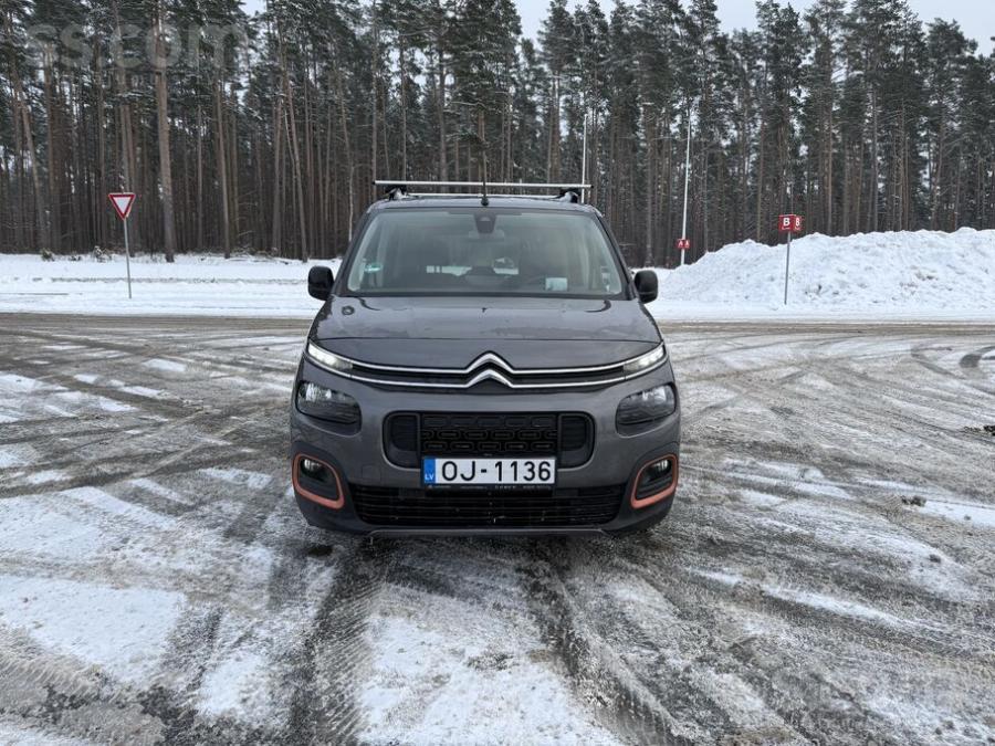 Brown Citroen Berlingo 2020 in Riga, with an engine capacity of 1.50 L and mileage of 116 thousand km for 12200 €, photo 1 on AUTOMOTO.COM.LV