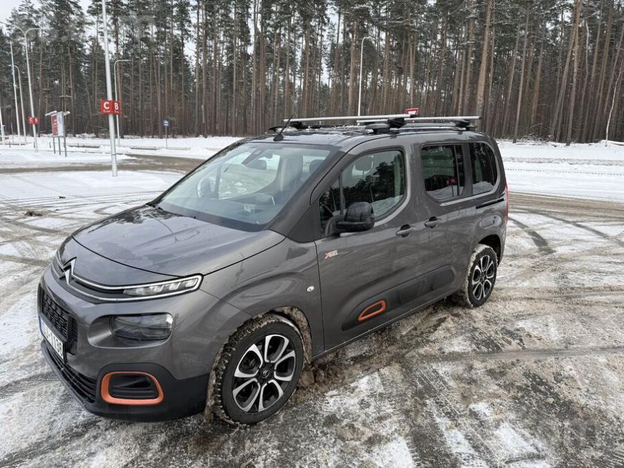 Brown Citroen Berlingo 2020 in Riga, with an engine capacity of 1.50 L and mileage of 116 thousand km for 12200 €, photo 2 on AUTOMOTO.COM.LV