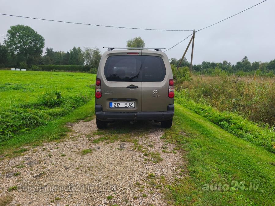 Brūns Citroen Berlingo 2013 Tallina, ar dzinēja tilpumu 1.60 L un nobraukumu 345 tūkst. km par 3800 €, foto 4 vietnē AUTOMOTO.COM.LV