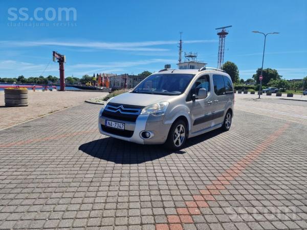 Brūns Citroen Berlingo 2009 Ventspils, ar dzinēja tilpumu 1.60 L un nobraukumu 338 tūkst. km par 2700 €, foto 1 vietnē AUTOMOTO.COM.LV