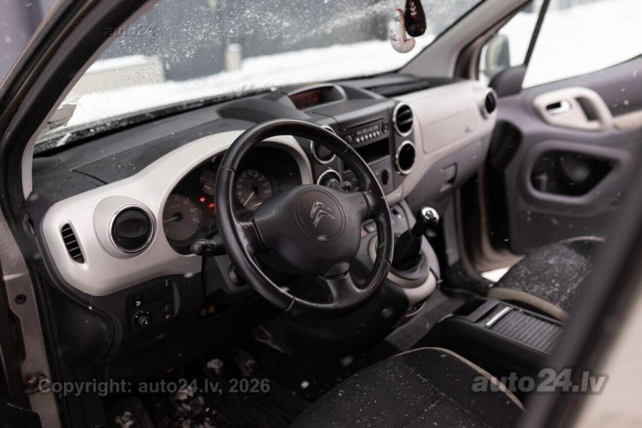 Brūns Citroen Berlingo 2014 Tallina, ar dzinēja tilpumu 1.60 L un nobraukumu 263 tūkst. km par 4399 €, foto 8 vietnē AUTOMOTO.COM.LV