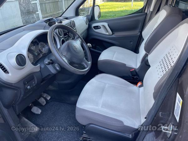 Brūns Citroen Berlingo 2015 Tallina, ar dzinēja tilpumu 1.60 L un nobraukumu 205 tūkst. km par 6300 €, foto 5 vietnē AUTOMOTO.COM.LV