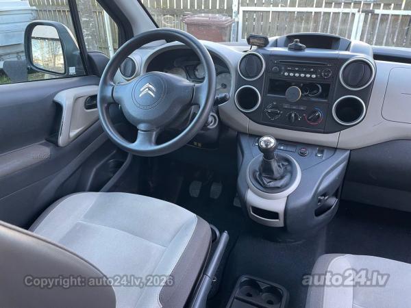 Brūns Citroen Berlingo 2015 Tallina, ar dzinēja tilpumu 1.60 L un nobraukumu 205 tūkst. km par 6300 €, foto 6 vietnē AUTOMOTO.COM.LV