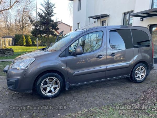 Brown Citroen Berlingo 2015 in Tallinn, with an engine capacity of 1.60 L and mileage of 205 thousand km for 6300 €, photo 3 on AUTOMOTO.COM.LV