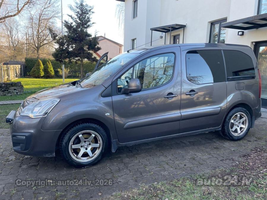 Brūns Citroen Berlingo 2015 Tallina, ar dzinēja tilpumu 1.60 L un nobraukumu 205 tūkst. km par 6300 €, foto 4 vietnē AUTOMOTO.COM.LV