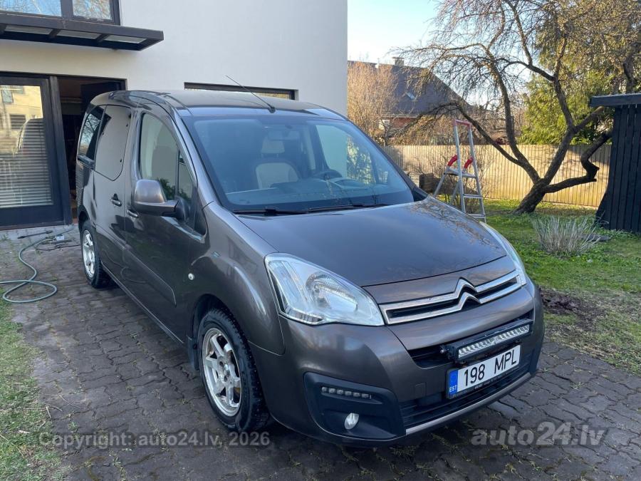 Brūns Citroen Berlingo 2015 Tallina, ar dzinēja tilpumu 1.60 L un nobraukumu 205 tūkst. km par 6300 €, foto 5 vietnē AUTOMOTO.COM.LV