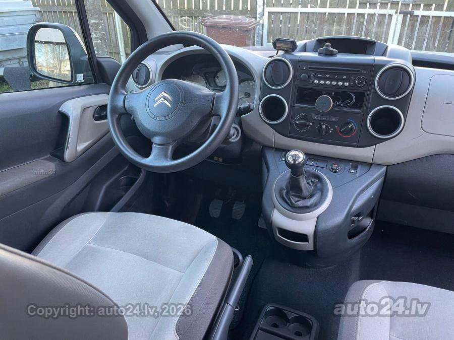Brūns Citroen Berlingo 2015 Tallina, ar dzinēja tilpumu 1.60 L un nobraukumu 205 tūkst. km par 6300 €, foto 7 vietnē AUTOMOTO.COM.LV