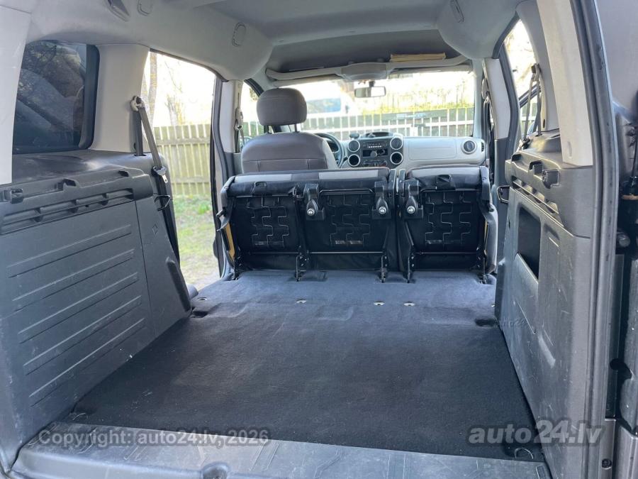 Brūns Citroen Berlingo 2015 Tallina, ar dzinēja tilpumu 1.60 L un nobraukumu 205 tūkst. km par 6300 €, foto 9 vietnē AUTOMOTO.COM.LV