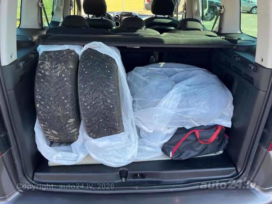 Brūns Citroen Berlingo 2016 Kuresāre, ar dzinēja tilpumu 1.20 L un nobraukumu 146 tūkst. km par 7690 €, foto 10 vietnē AUTOMOTO.COM.LV