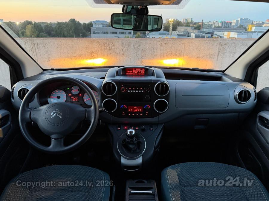 Brūns Citroen Berlingo 2017 Tallina, ar dzinēja tilpumu 1.60 L un nobraukumu 181 tūkst. km par 6495 €, foto 21 vietnē AUTOMOTO.COM.LV
