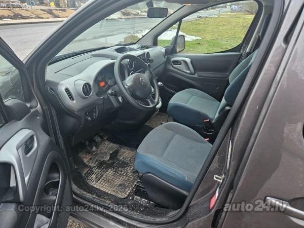 Brown Citroen Berlingo 2018 in Jogeva, with an engine capacity of 1.60 L and mileage of 281 thousand km for 5490 €, photo 7 on AUTOMOTO.COM.LV