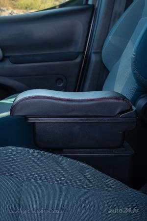 Brūns Citroen Berlingo 2018 Tallina, ar dzinēja tilpumu 1.60 L un nobraukumu 38 tūkst. km par 9500 €, foto 8 vietnē AUTOMOTO.COM.LV