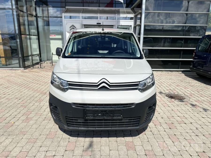 Brown Citroen Berlingo 2021 in Riga, with an engine capacity of 1.50 L and mileage of 144 thousand km for 11800 €, photo 3 on AUTOMOTO.COM.LV