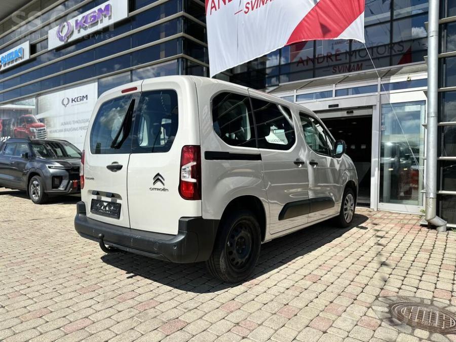Brown Citroen Berlingo 2021 in Riga, with an engine capacity of 1.50 L and mileage of 144 thousand km for 11800 €, photo 5 on AUTOMOTO.COM.LV