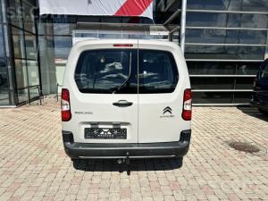 Brown Citroen Berlingo 2021 in Riga, with an engine capacity of 1.50 L and mileage of 144 thousand km for 11800 €, photo 6 on AUTOMOTO.COM.LV
