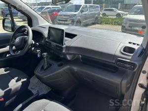 Brown Citroen Berlingo 2021 in Riga, with an engine capacity of 1.50 L and mileage of 144 thousand km for 11800 €, photo 8 on AUTOMOTO.COM.LV