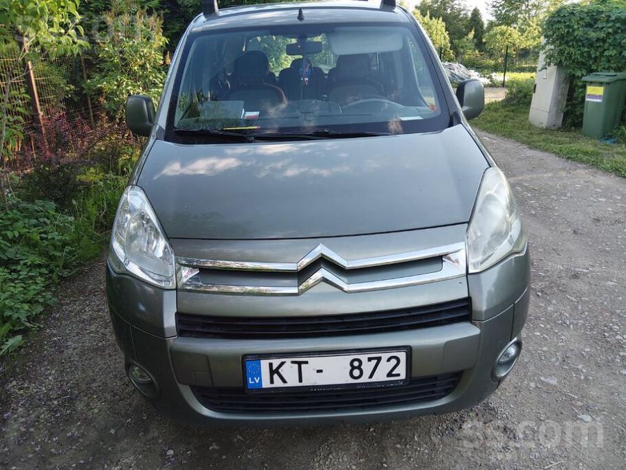 Zaļš Citroen Berlingo 2009 Rīga, ar dzinēja tilpumu 1.60 L un nobraukumu 308 tūkst. km par 2600 €, foto 1 vietnē AUTOMOTO.COM.LV