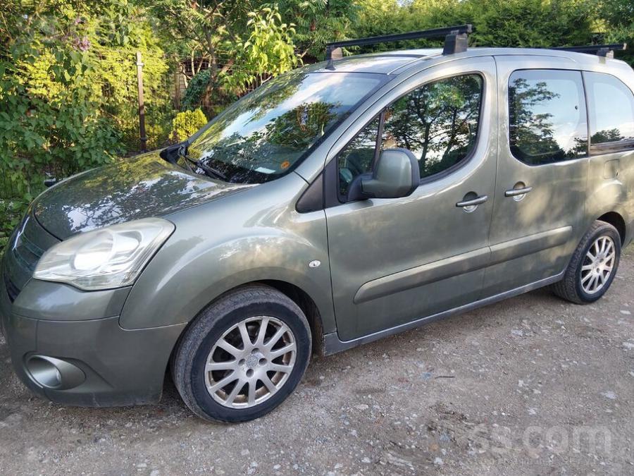 Zaļš Citroen Berlingo 2009 Rīga, ar dzinēja tilpumu 1.60 L un nobraukumu 308 tūkst. km par 2600 €, foto 3 vietnē AUTOMOTO.COM.LV