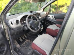 Zaļš Citroen Berlingo 2009 Rīga, ar dzinēja tilpumu 1.60 L un nobraukumu 308 tūkst. km par 2600 €, foto 4 vietnē AUTOMOTO.COM.LV