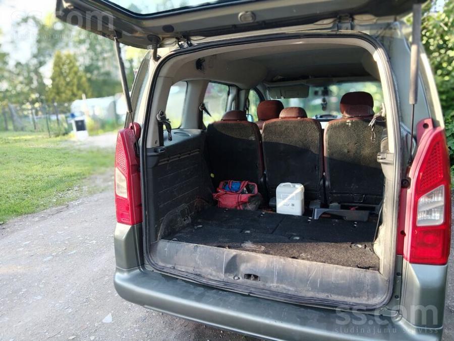 Zaļš Citroen Berlingo 2009 Rīga, ar dzinēja tilpumu 1.60 L un nobraukumu 308 tūkst. km par 2600 €, foto 6 vietnē AUTOMOTO.COM.LV