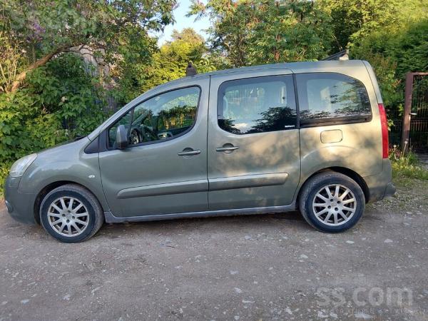 Zaļš Citroen Berlingo 2009 Rīga, ar dzinēja tilpumu 1.60 L un nobraukumu 308 tūkst. km par 2600 €, foto 7 vietnē AUTOMOTO.COM.LV