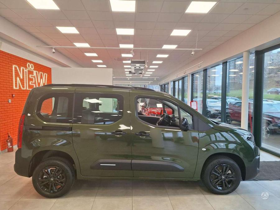 Green Citroen Berlingo 2026 in Vilnius, with an engine capacity of 1.50 L and mileage of 0 thousand km for 26790 €, photo 5 on AUTOMOTO.COM.LV