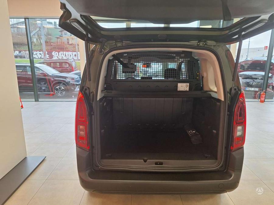 Green Citroen Berlingo 2026 in Vilnius, with an engine capacity of 1.50 L and mileage of 0 thousand km for 26790 €, photo 8 on AUTOMOTO.COM.LV