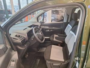 Green Citroen Berlingo 2026 in Vilnius, with an engine capacity of 1.50 L and mileage of 0 thousand km for 26790 €, photo 10 on AUTOMOTO.COM.LV
