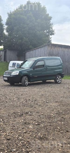 Green Citroen Berlingo 2004 in Daugavpils, with an engine capacity of 1.90 L and mileage of 240 thousand km for 2690 €, photo  on AUTOMOTO.COM.LV