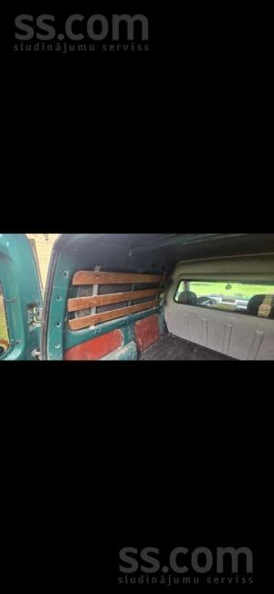 Green Citroen Berlingo 2004 in Daugavpils, with an engine capacity of 1.90 L and mileage of 240 thousand km for 2690 €, photo 4 on AUTOMOTO.COM.LV