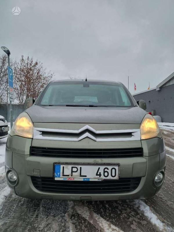 Green Citroen Berlingo 2009 in Vilnius, with an engine capacity of 1.56 L and mileage of 368 thousand km for 2100 €, photo 2 on AUTOMOTO.COM.LV
