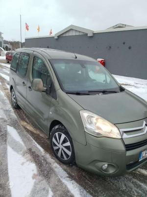 Zaļš Citroen Berlingo 2009 Viļņa, ar dzinēja tilpumu 1.56 L un nobraukumu 368 tūkst. km par 2100 €, foto 4 vietnē AUTOMOTO.COM.LV