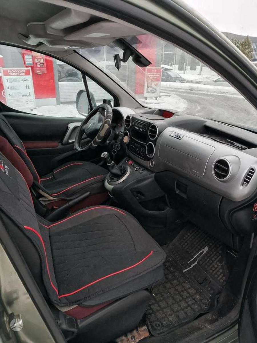 Zaļš Citroen Berlingo 2009 Viļņa, ar dzinēja tilpumu 1.56 L un nobraukumu 368 tūkst. km par 2100 €, foto 11 vietnē AUTOMOTO.COM.LV