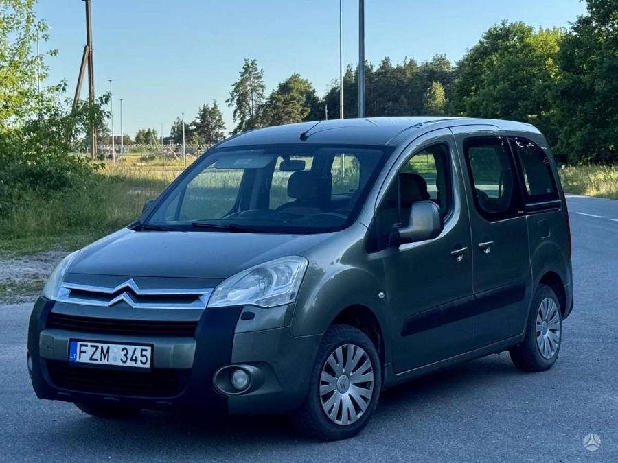 Zaļš Citroen Berlingo 2010 Radviliškis, ar dzinēja tilpumu 1.60 L un nobraukumu 340 tūkst. km par 2600 €, foto 1 vietnē AUTOMOTO.COM.LV