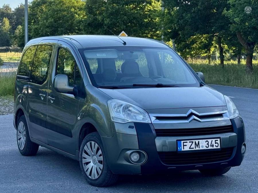 Zaļš Citroen Berlingo 2010 Radviliškis, ar dzinēja tilpumu 1.60 L un nobraukumu 340 tūkst. km par 2600 €, foto 3 vietnē AUTOMOTO.COM.LV