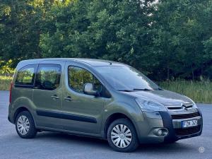 Zaļš Citroen Berlingo 2010 Radviliškis, ar dzinēja tilpumu 1.60 L un nobraukumu 340 tūkst. km par 2600 €, foto 5 vietnē AUTOMOTO.COM.LV
