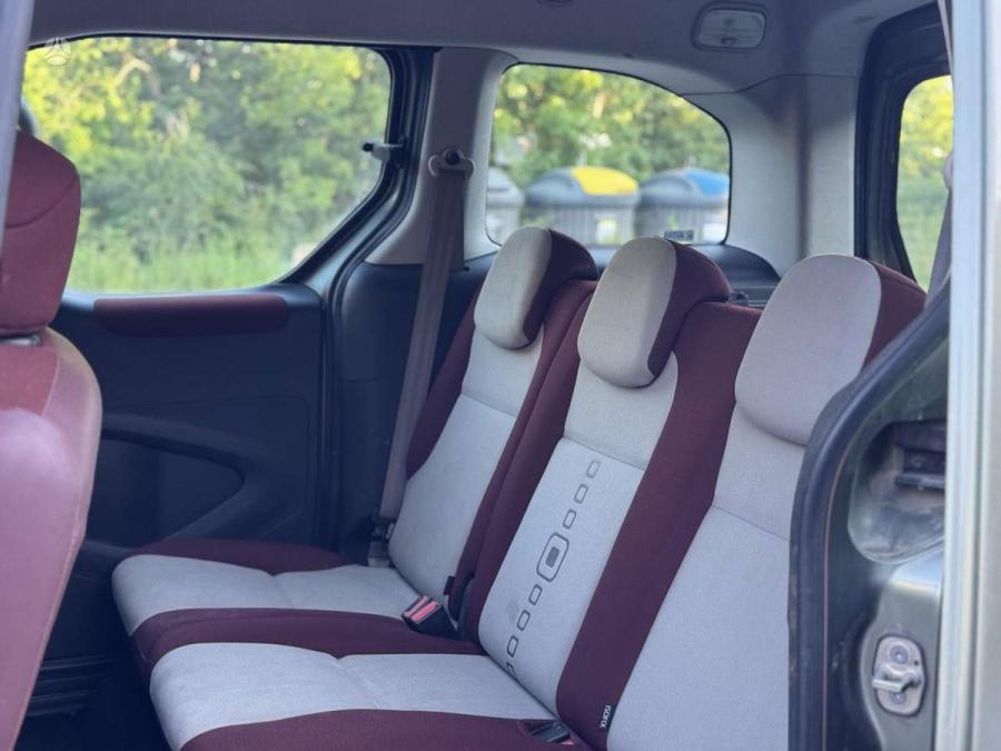 Zaļš Citroen Berlingo 2010 Radviliškis, ar dzinēja tilpumu 1.60 L un nobraukumu 340 tūkst. km par 2600 €, foto 13 vietnē AUTOMOTO.COM.LV