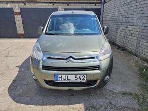 Green Citroen Berlingo 2011 in Kaunas, with an engine capacity of 1.56 L and mileage of 386 thousand km for 2100 €, photo 4 on AUTOMOTO.COM.LV